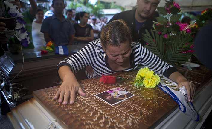 Realizan funeral de Miss Honduras y su hermana