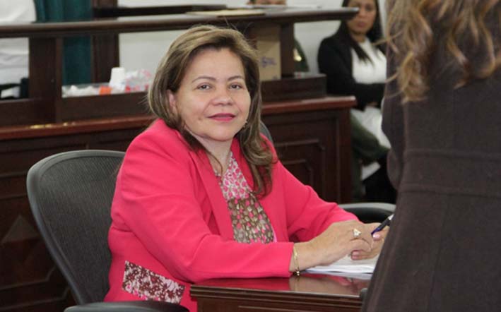 Senadora Doris Vega busca honorarios para miembros de las JAL