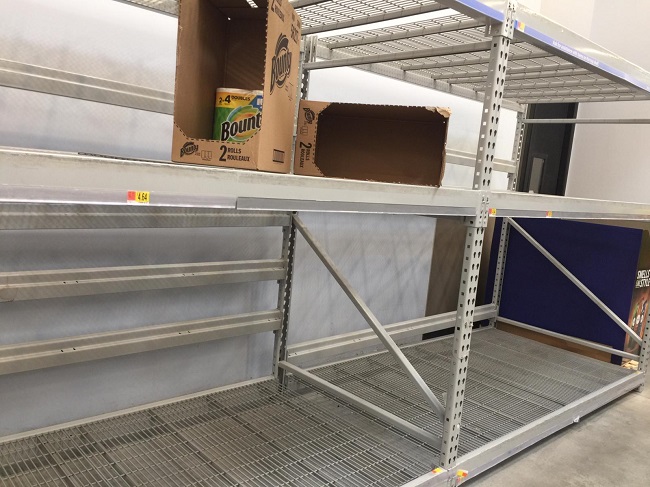 En fotos: anaqueles de Walmart en Estados Unidos están semivacíos por ...