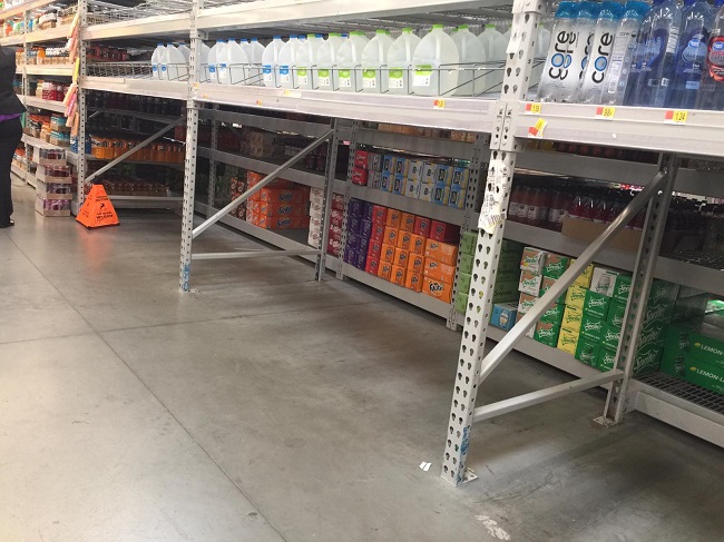 En fotos: anaqueles de Walmart en Estados Unidos están semivacíos por ...