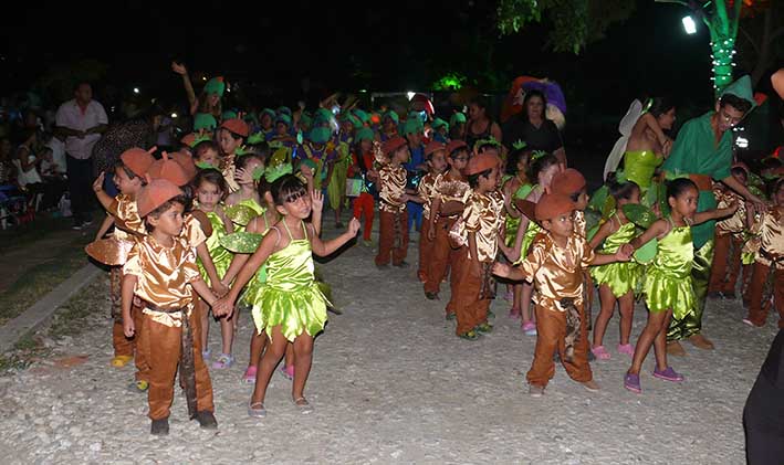 Gran Parada de Navidad del Bureche School