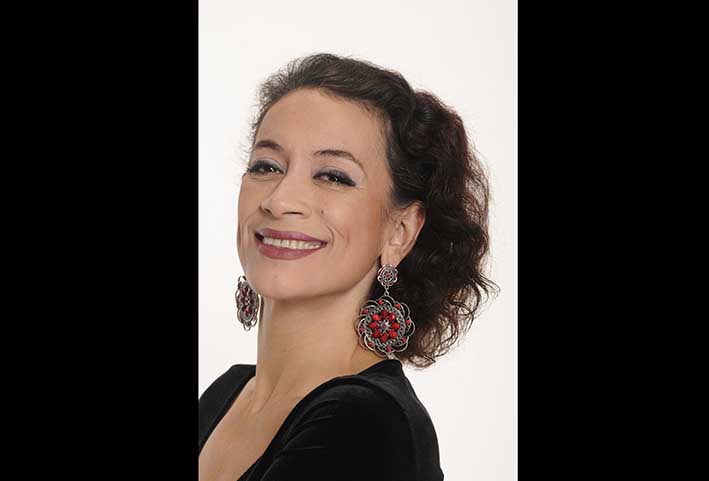 Homenaje a Violeta Parra en el Teatro Cajamag