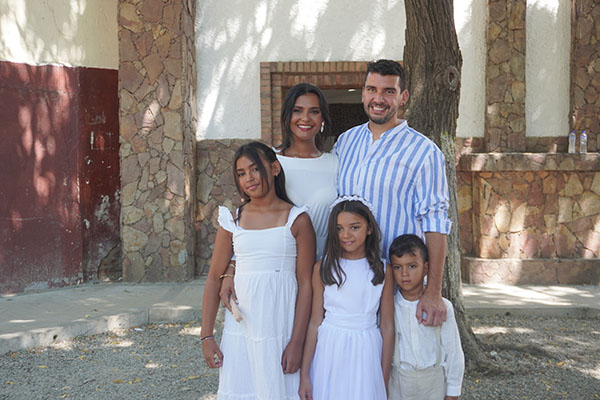 Primera comunión de Avril y Luna Gómez Atencio y bautizo de Noah Gómez ...